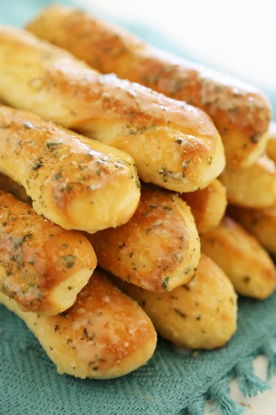 Fluffy Garlic Butter Breadsticks - The Comfort of Cooking